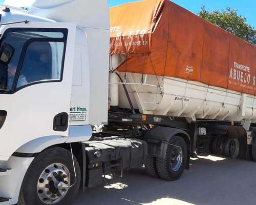 Ford Cargo Tractor 1933. 2019. 280.000. Batea Lambert 2018 - Agroads