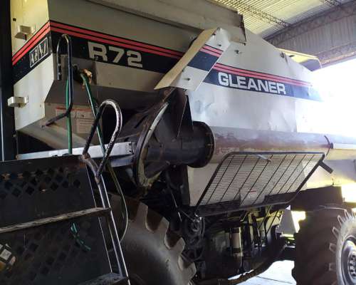 Cosechadora Gleaner R72 año 2001 con 30 Pies, Doble Traccion - Agroads
