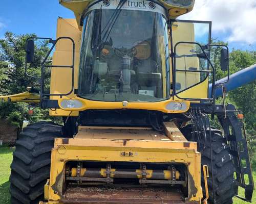 Cosechadora Usada New Holland CS 660 Doble Traccion - Agroads