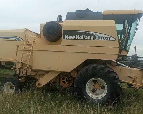 Cosechadora New Holland TC 57 año 2003 - Año: 2007 - Agroads