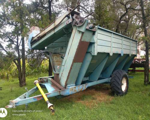 Tolva Auto Descargable de 6 TN. Manisera. Marca Cafaratti. - Agroads