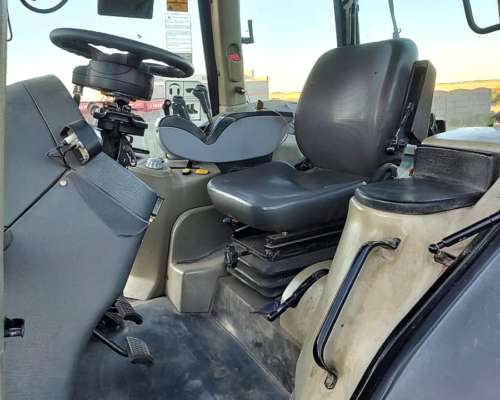 Tractor Valtra BT 210 HP 2014 - Full Power Shift - Agroads