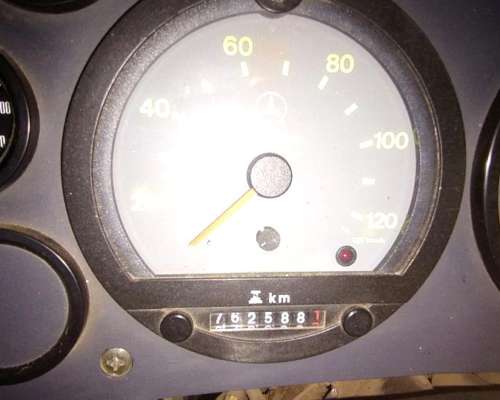 Vende Mercedes 1638 Mod. 2015 - Agroads