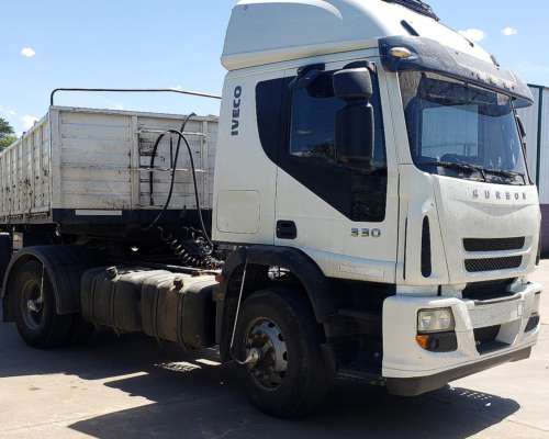 Iveco Cursor 330 año 2013 Tractor. con 400.000 KM. - Agroads