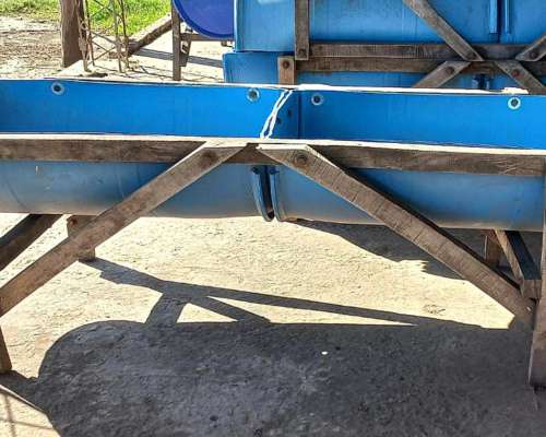 Comederos Bebederos Ganaderos de PVC con Soporte de Madera - Agroads
