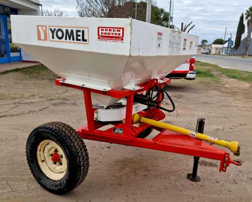 Fertilizadora Yomel RDA 1050 - u$s 2.100 - Agroads