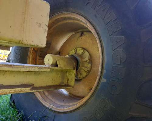 Tolva Autodescargable Schiarre 24tn con Bascula y Gomas - Agroads