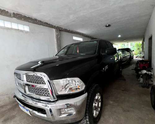 Vendo Dodge RAM 2500 Larami - 2016 / muy Completa y Cuidada - Agroads