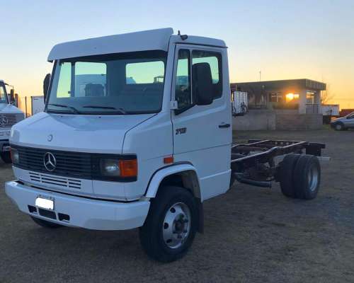 Mercedes Benz 710 Chasis Largo - Año: 2008 - $ 3.600.000 - Agroads
