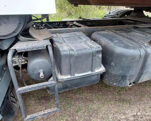 Volkswagen 17-220 2011 Tractor con Jaula Hermann Equipo - Agroads