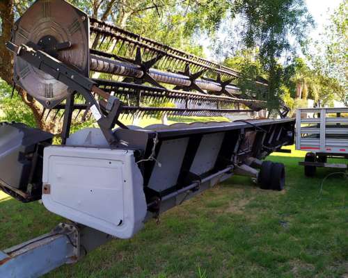 Cosechadora Gleaner R72 año 2001 con 30 Pies, Doble Traccion - Agroads