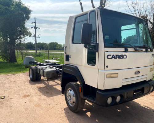 Vendo Camión Ford Cargo 714 - Año: 2010 - $ 9.500.000 - Agroads