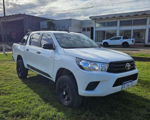 Toyota Hilux DX 2,4 4X4 2019 163.000km - Año: 2019 - Agroads