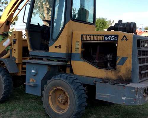 Michigan R-45 año 2010 - Año: 2010 - Agroads