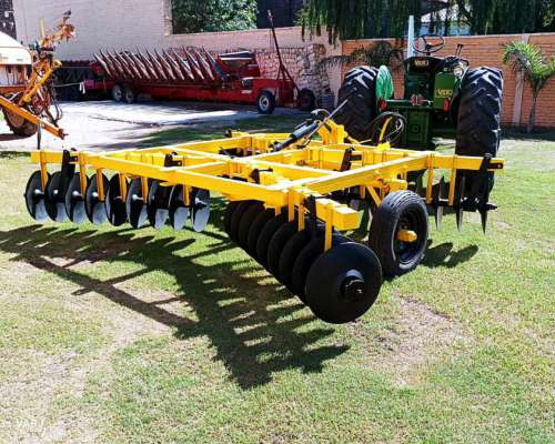 Rastra de 36 Discos. Doble Acción. Marca Corti - Agroads