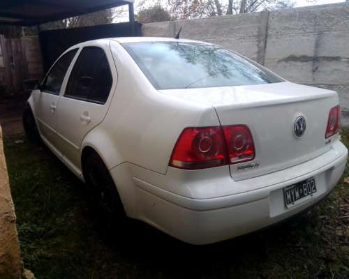 Volkswagen Bora 1.8 Cuero - Año: 2013 - $ 3.350.000 - Agroads