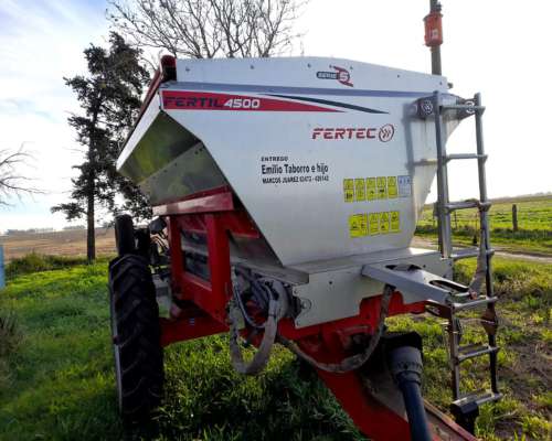 Fertilizadora Fertec F4500, año 2019, 5500 Kg de Urea - Agroads