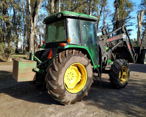 Tractor JD 5725. Modelo 2013. 9000 Hs - Año: 2013 - Agroads