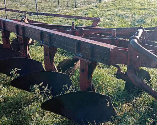 Arado de Rejas Gherardi - $ 100.000 - Agroads