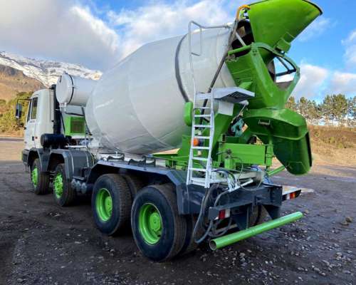 Astra 8X4 con Trompo Cifa - Año: 2000 - $ 8.500.000 - Agroads