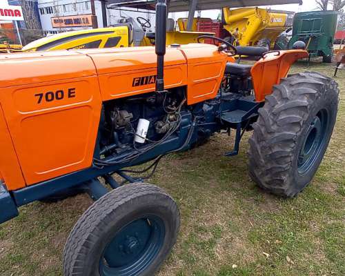 Tractor Fiat 700 Traccion Simple - Agroads