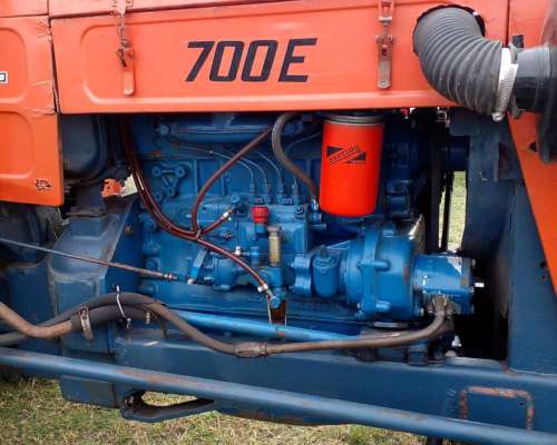 Tractor Fiat 700 e con Cabina-toma Fueza y Control Remoto - Agroads