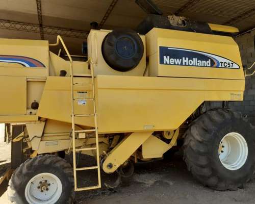 Cosechadora New Holland TC 57 - Año: 2004 - Agroads