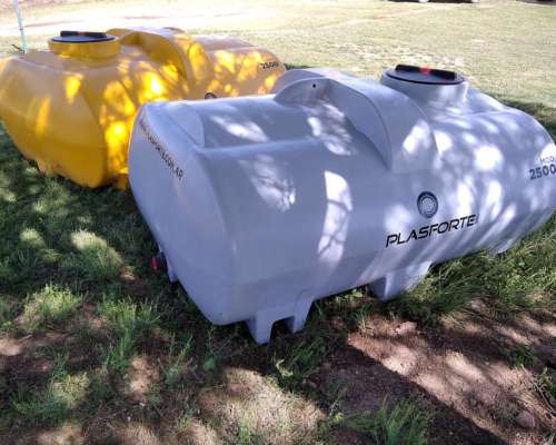 Tanques Plasforte 2500 con Rompeolas - $ 67.500 - Agroads