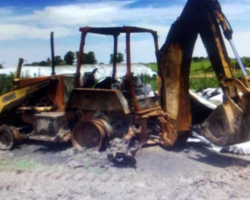 Retro Pala JD 310 e - Año: 1998 - u$s 12.000 - Agroads