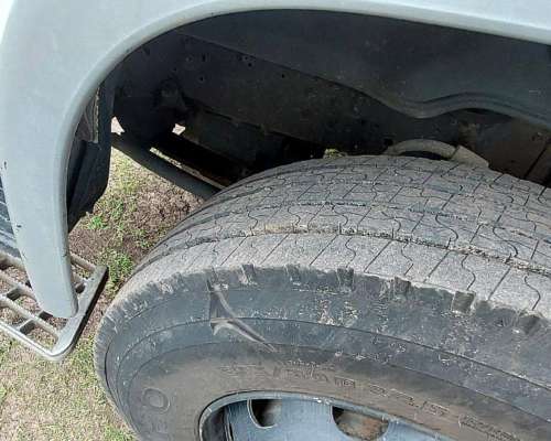 Volkswagen 17-220 2011 Tractor Enganchado con Jaula Hermann - Agroads