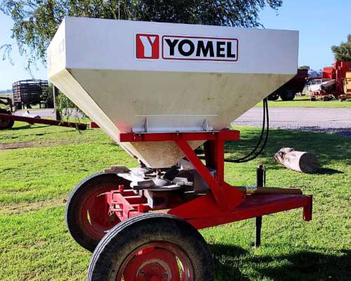 Fertilizadora Yomel 1500kg, con Plato - Agroads