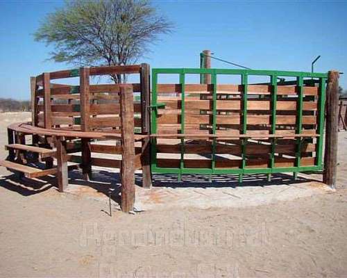 Corral Circular con Tranquera Tipo Reloj - Agroads