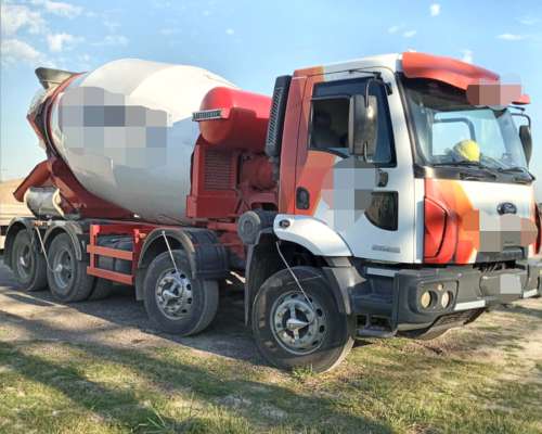Ford 2632 84 2012 con Trompo Liebher 9 M3 - Año: 2012 - Agroads