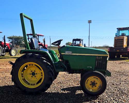 Tractor John Deere 3005 30hp - Año: 2005 - u$s 14.100 - Agroads