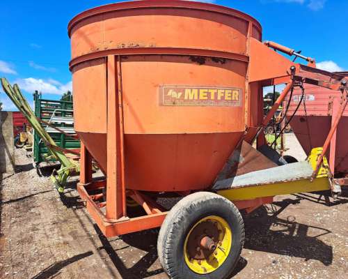 Mixer Metfer de 6 Toneladas - Año: 2004 - $ 1.600.000 - Agroads